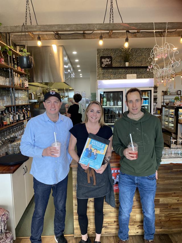 Students sell healthy drinks at cafe | The Victor Harbor Times